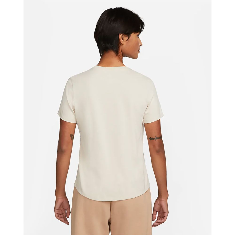 Camiseta Feminina Nike Sportswear Essentials - drastosa