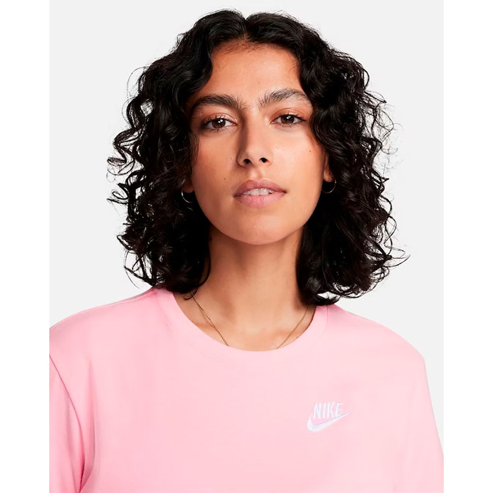 Camiseta Feminina Nike Sportswear Club Essentials - drastosa